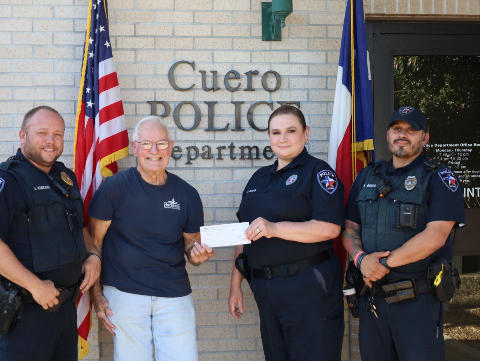 Hocheim Prairie backs CPD Blue Santa