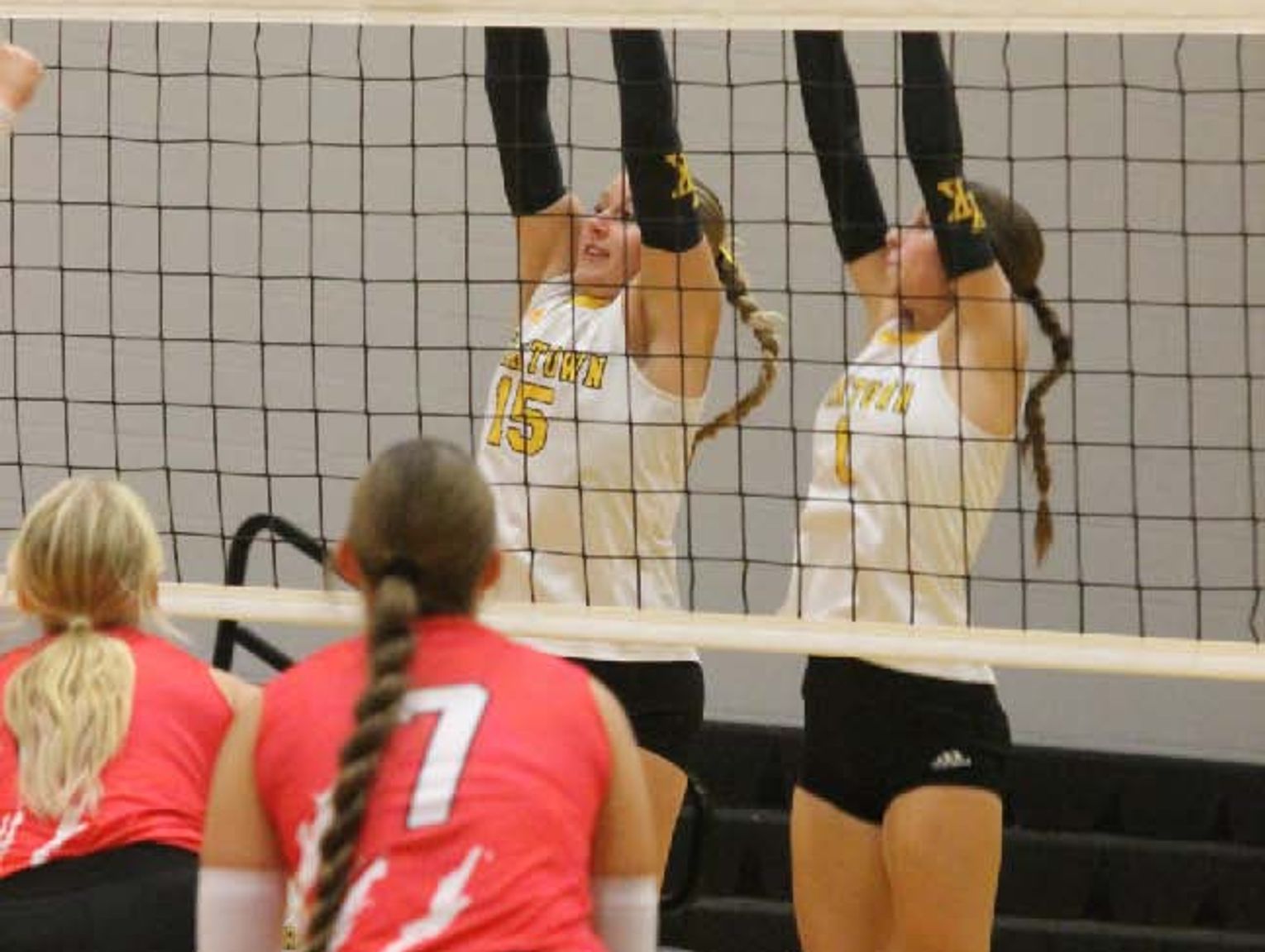 Kitty Kats tumble to St. Paul in 3 sets