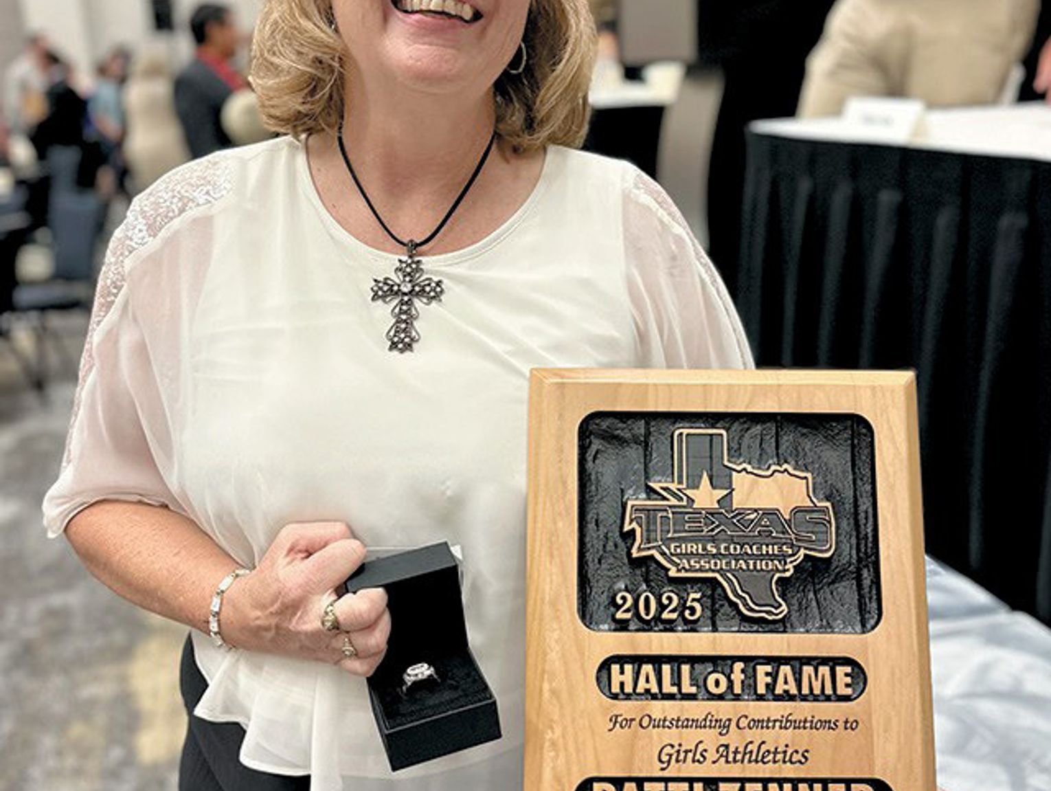 Volleyball legend coaches Kitty Kats