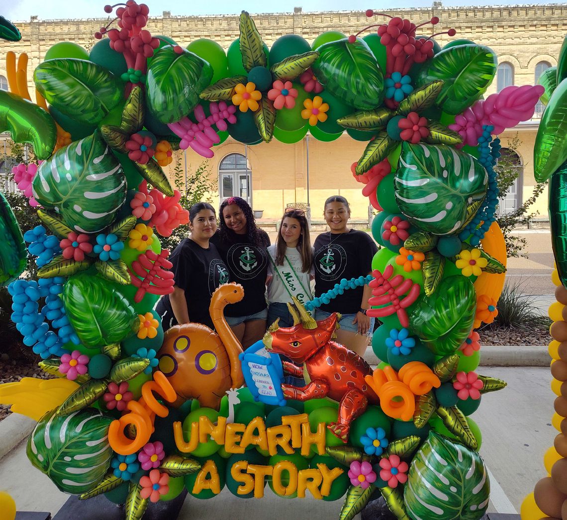 Summer party kicks off library reading program